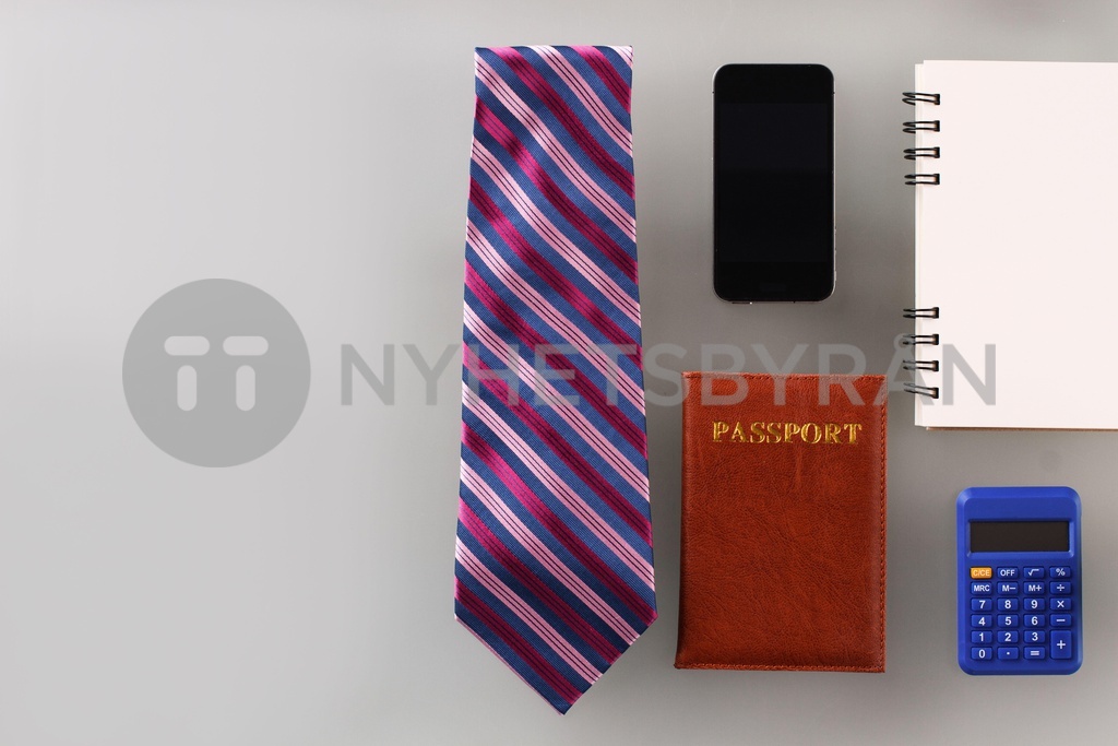 Men's personal stuff, tie and stationery.