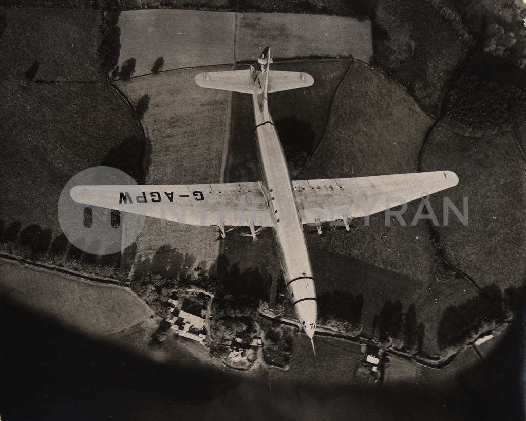 The sole Bristol Brabazon G-AGPW in flight