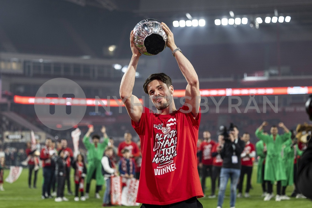 EINDHOVEN, Tribute PSV Players, 17-04-2022. Tribute of PSV Players ...