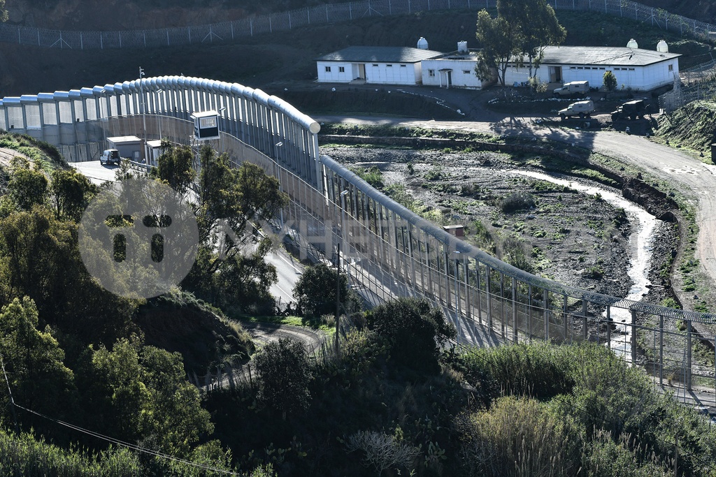 Work progresses on the remodelling of the Ceuta fence