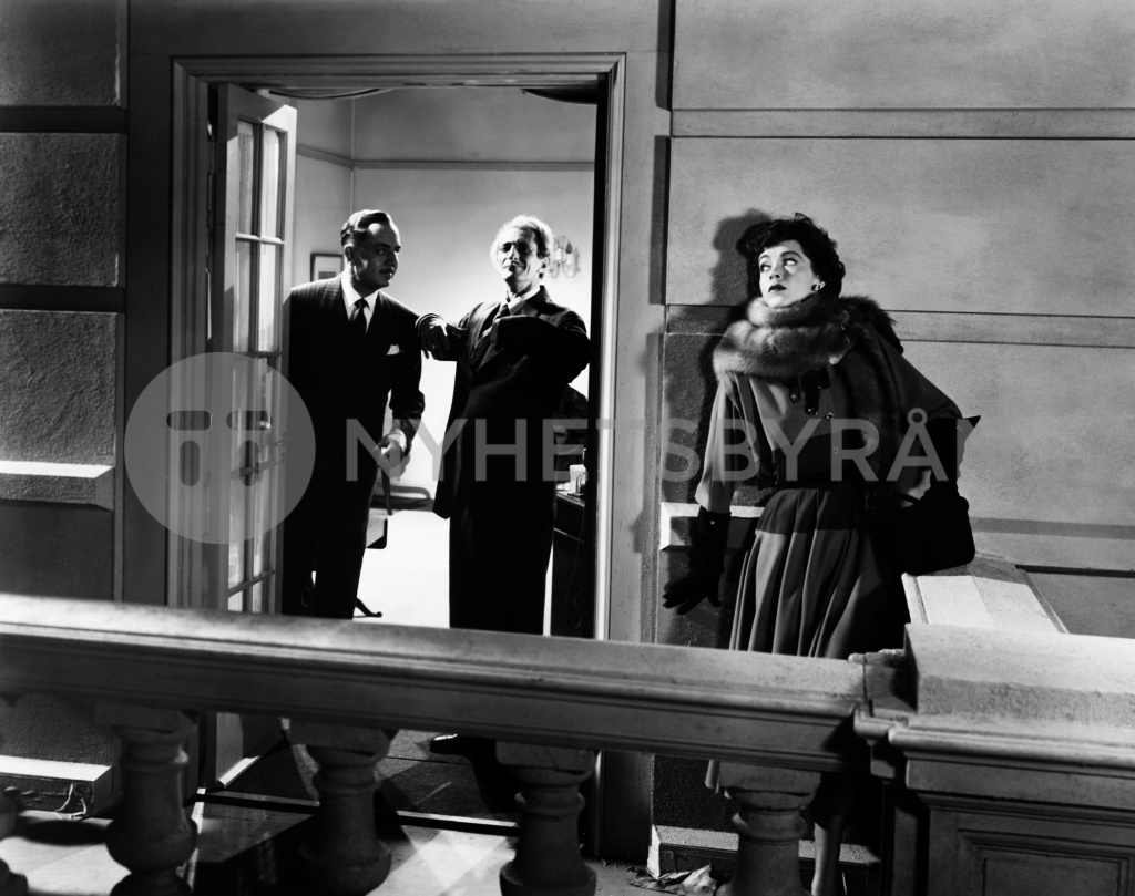 TAKE ONE FALSE STEP, from left: William Powell, Felix Bressart, Marsha ...