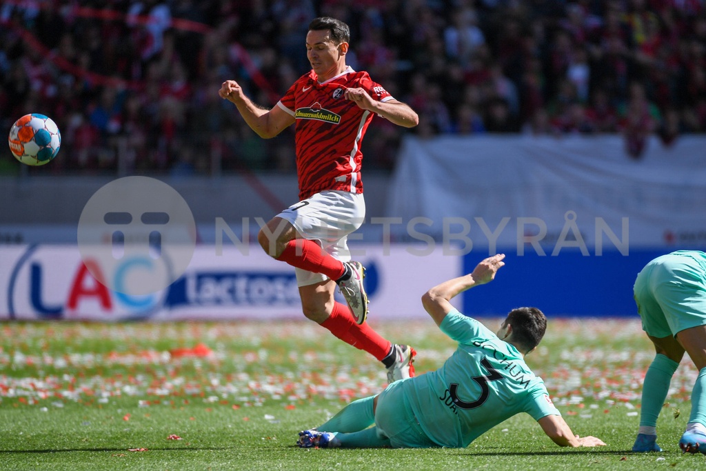 Fussball 1. Bundesliga 30. Spieltag - 21/22 - SC Freiburg vs. VfL ...