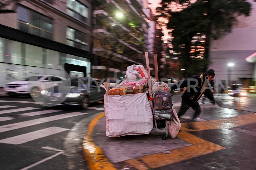 ARGENTINA-POVERTY-ENVIRONMENT-RECYCLING-WINTER-LA SACHETERA