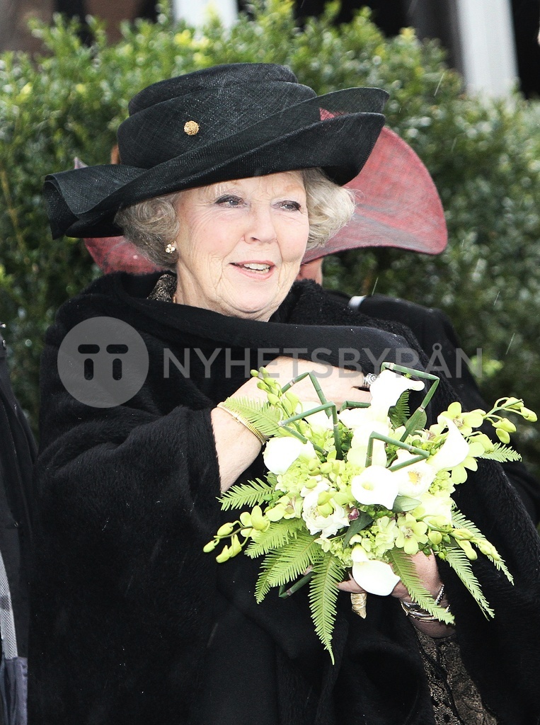 DROTTNING BEATRIX
