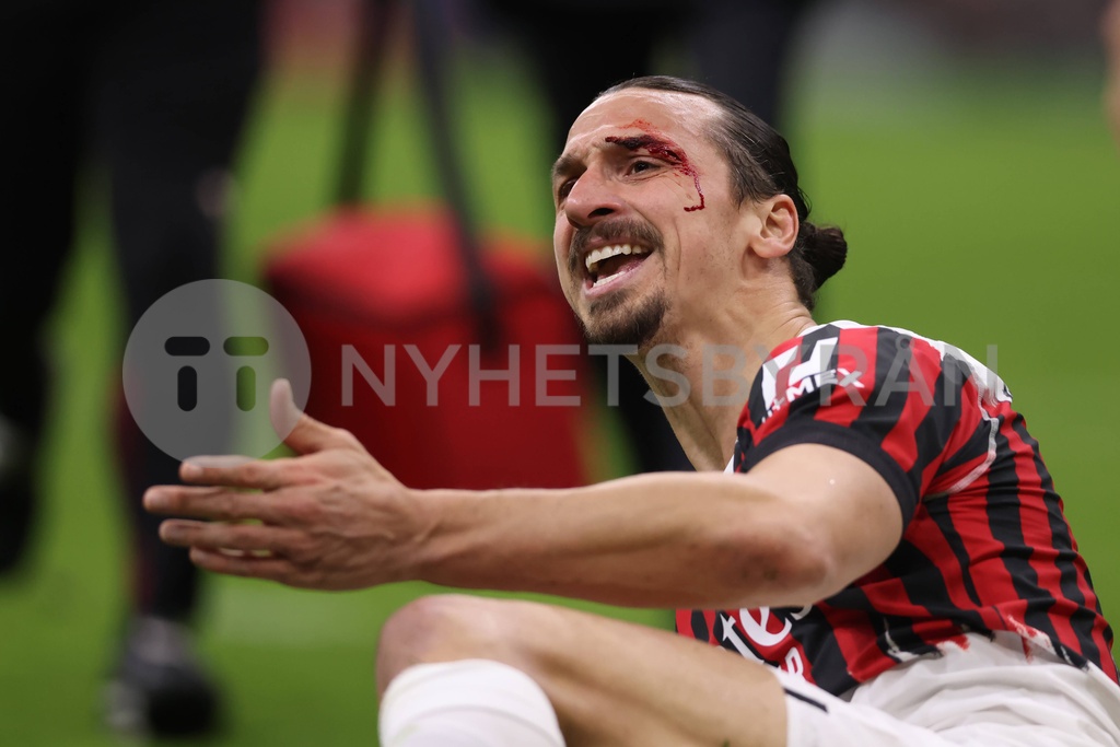 Milan, Italy, 4th April 2022. Zlatan Ibrahimovic of AC Milan reacts ...