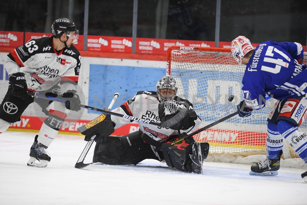 (v.l.n.r.) Patrick Sieloff (Koelner Haie) Justin Pogge (Koelner Haie ...