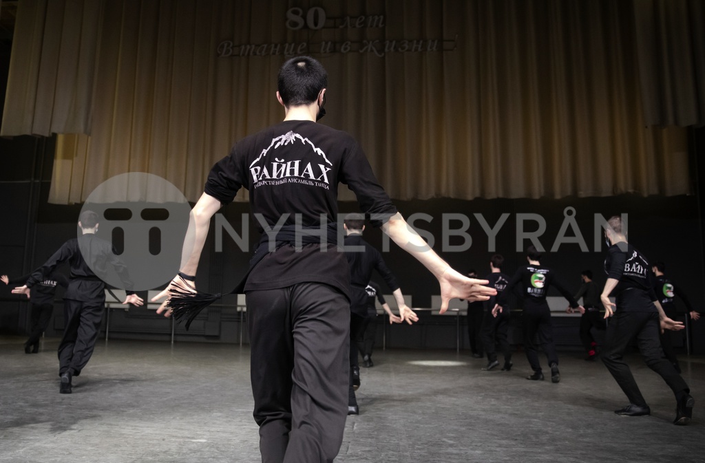 Chechen state dance ensemble Vainakh in practice
