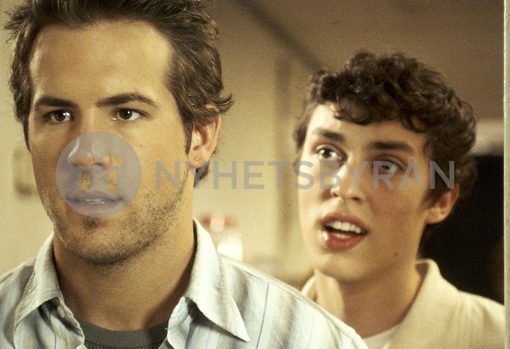 2005 - Waiting - Movie Set