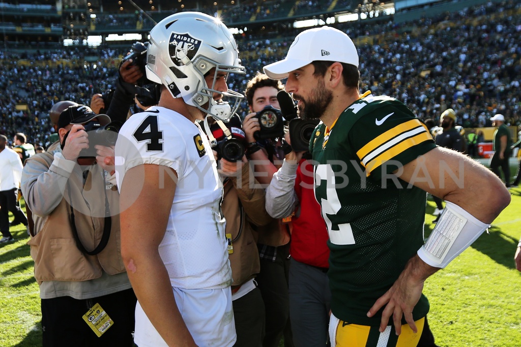GREEN BAY, WI - OCTOBER 20: Green Bay Packers quarterback Aaron Rodgers ...