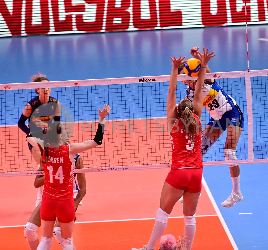 Eda Erdem Dundar 14 ,Cansu Ozbay 3 of Turkey and Elana Perinelli 23 of ...
