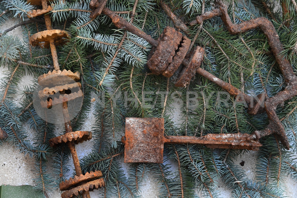 exhibition Nazi Camps through the lens of archaeology, metal components