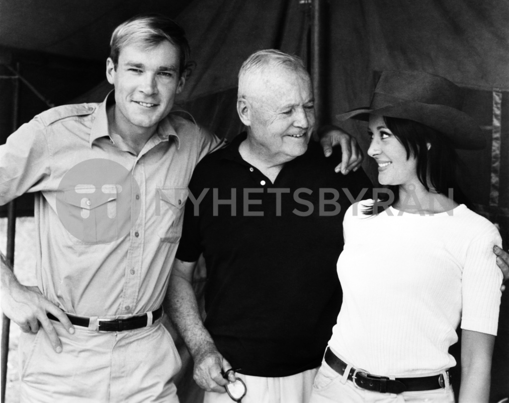 THE LAST SAFARI, Kaz Garas, director Henry Hathaway, Gabriella Licudi ...