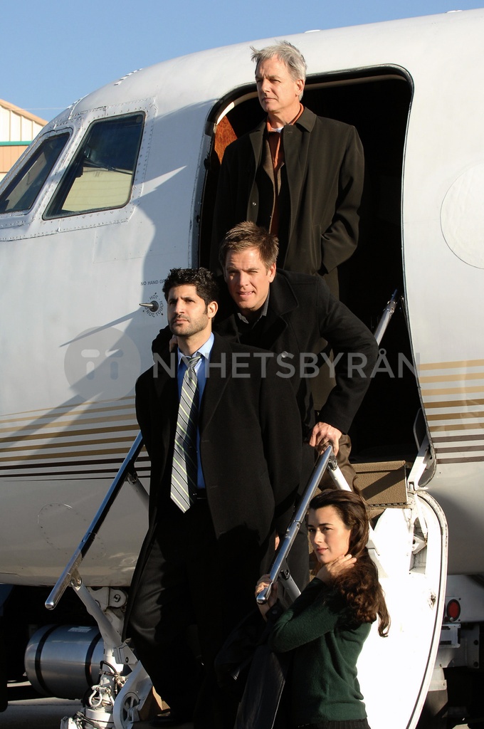 NAVY NCIS : NAVAL CRIMINAL INVESTIGATIVE SERVICE