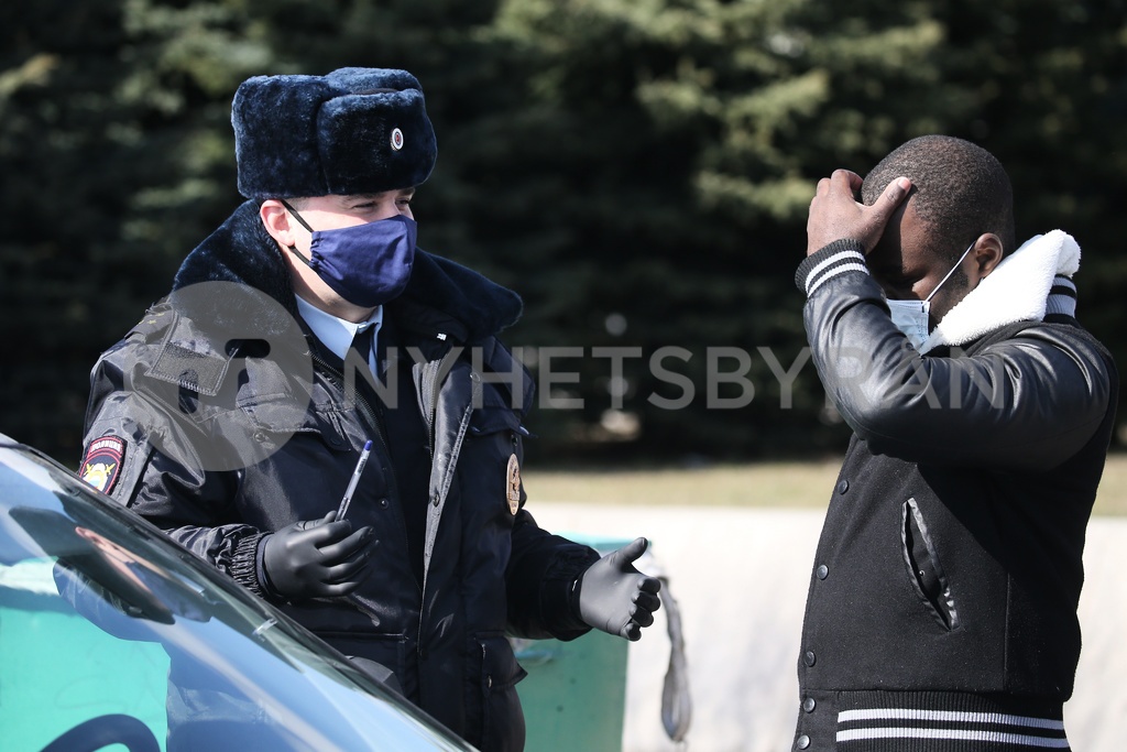 Police officers patrol St Petersburg streets amid self-isolation