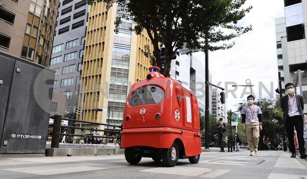 Postman_robot_in_Japan_70188.jpg-4ded0