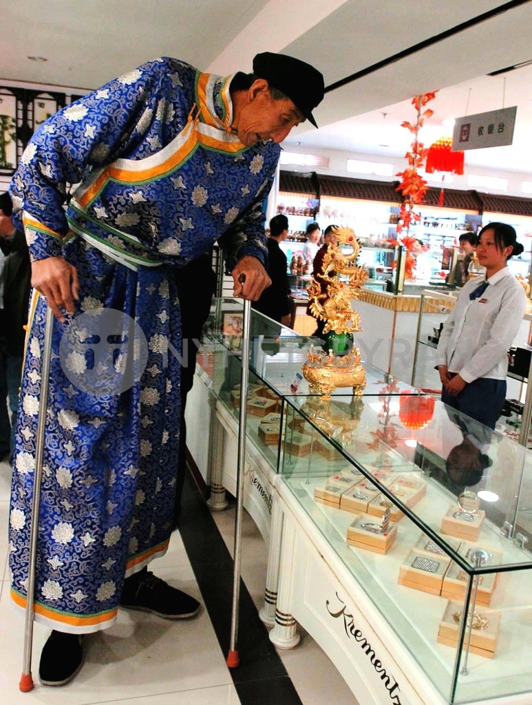 CHINA TALLEST MAN