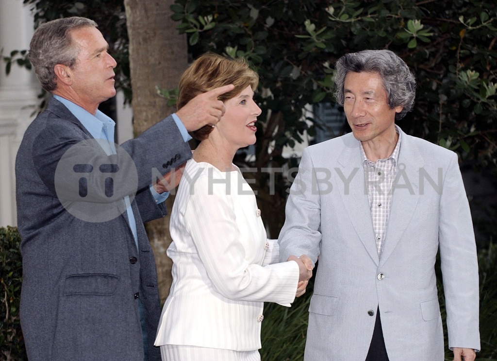 G-8 SUMMIT BUSH JAPAN