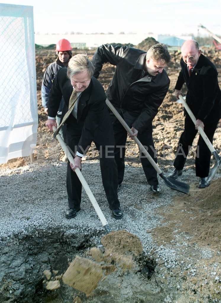 Laying of the first stone in the foundation of the Megamall building