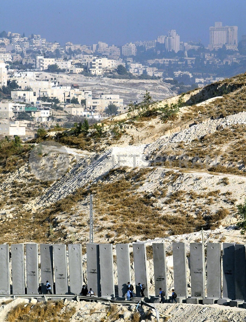 MIDEAST-PALESTINIAN-ISRAEL-WALL