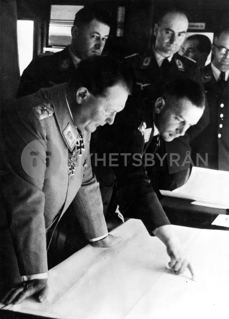 Hermann Goering and Hans Jeschonnek during the air strike against England