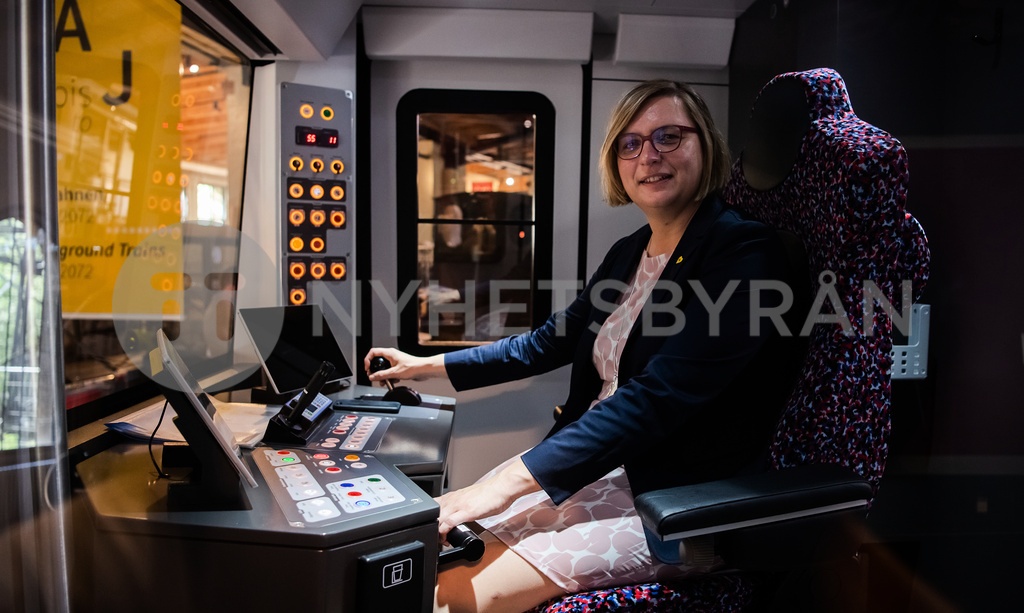 BVG presents new underground trains