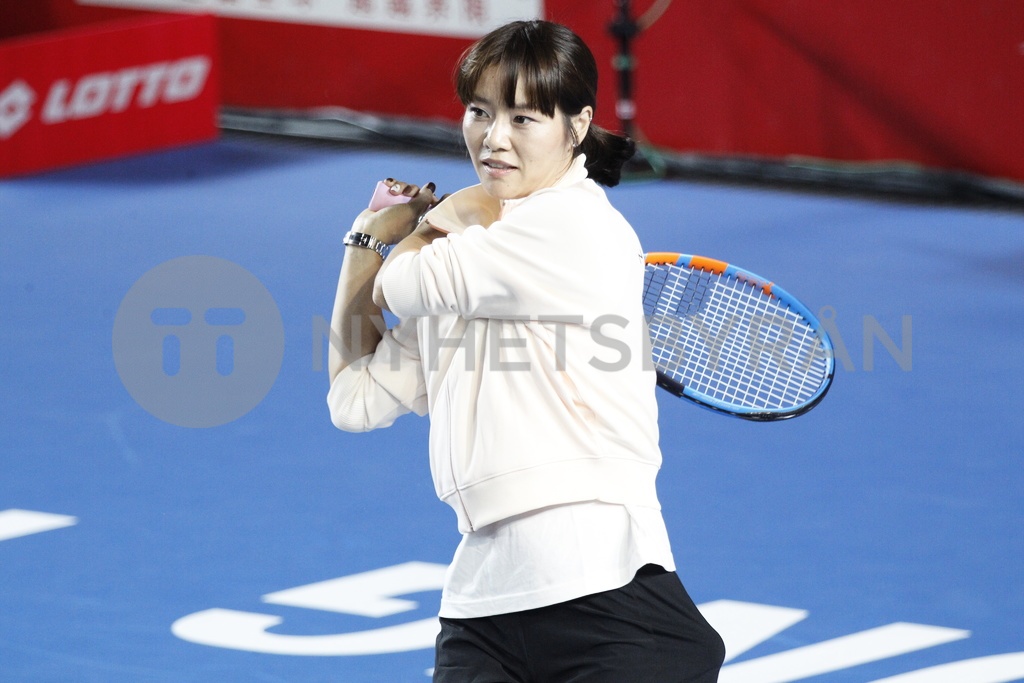 CHINA_RETIRED_TENNIS_PLAYER_LI_NA_42305.jpg-dd934