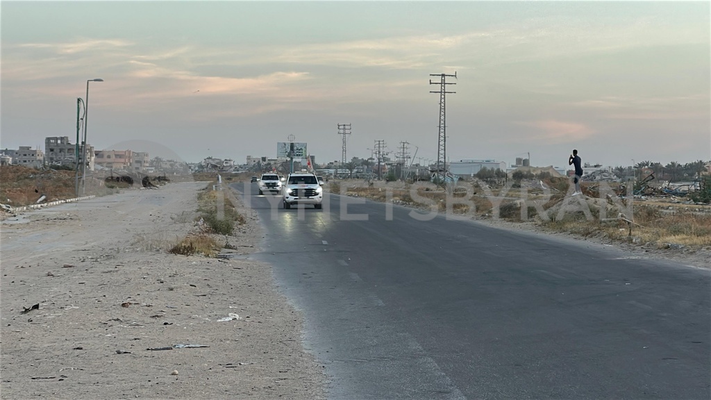 Red Cross vehicles carrying Israeli American hostage Idan Alexander at ...