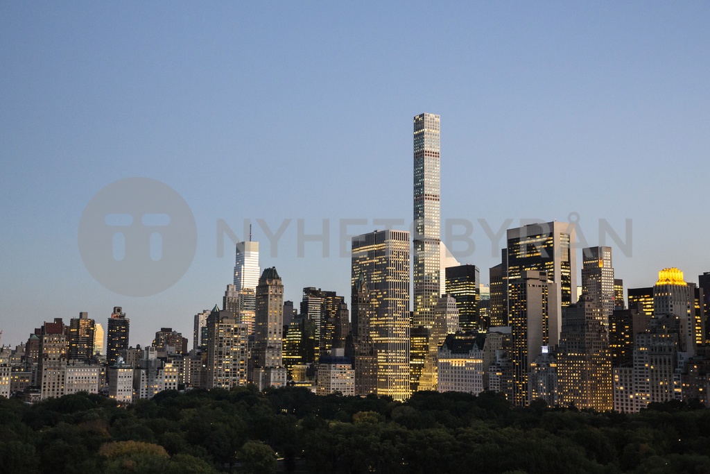 Manhattan's giant twig tower 432 Park Avenue