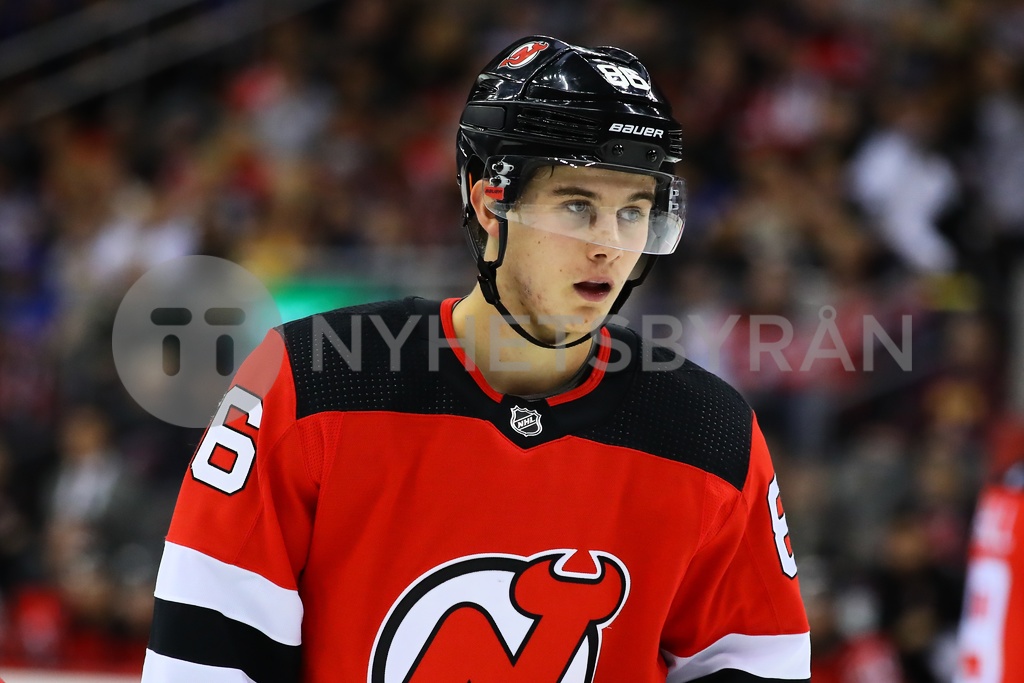 NEWARK, NJ - OCTOBER 17: New Jersey Devils center Jack Hughes (86 ...
