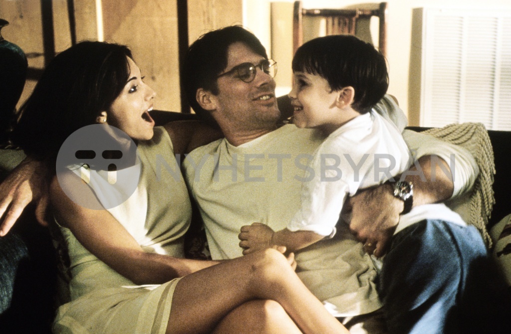 TO LOVE HONOR AND DECEIVE, (from left): Vanessa Marcil, Thomas Gibson ...