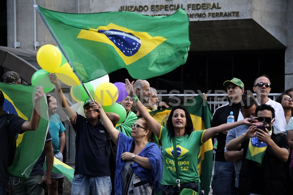 Protest against isolation measures in Sao Paulo, the state most ...
